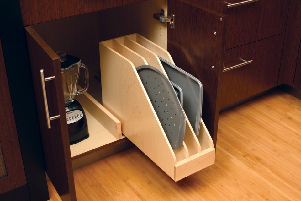 8 Baking Pan Storage Ideas (and Tips!) - Wrapped in Rust