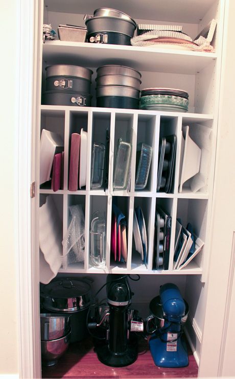 8 Baking Pan Storage Ideas (and Tips!) - Wrapped in Rust