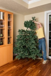 How To Clean An Artificial Christmas Tree {Best & Easiest Way}